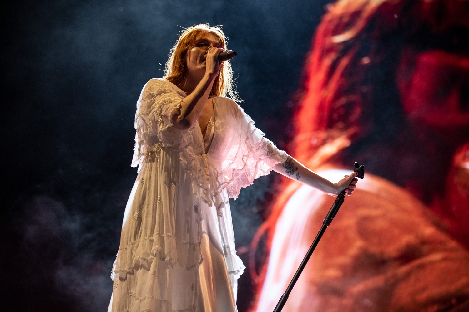 Florence + The Machine shares striking new video for final 'Everybody ...